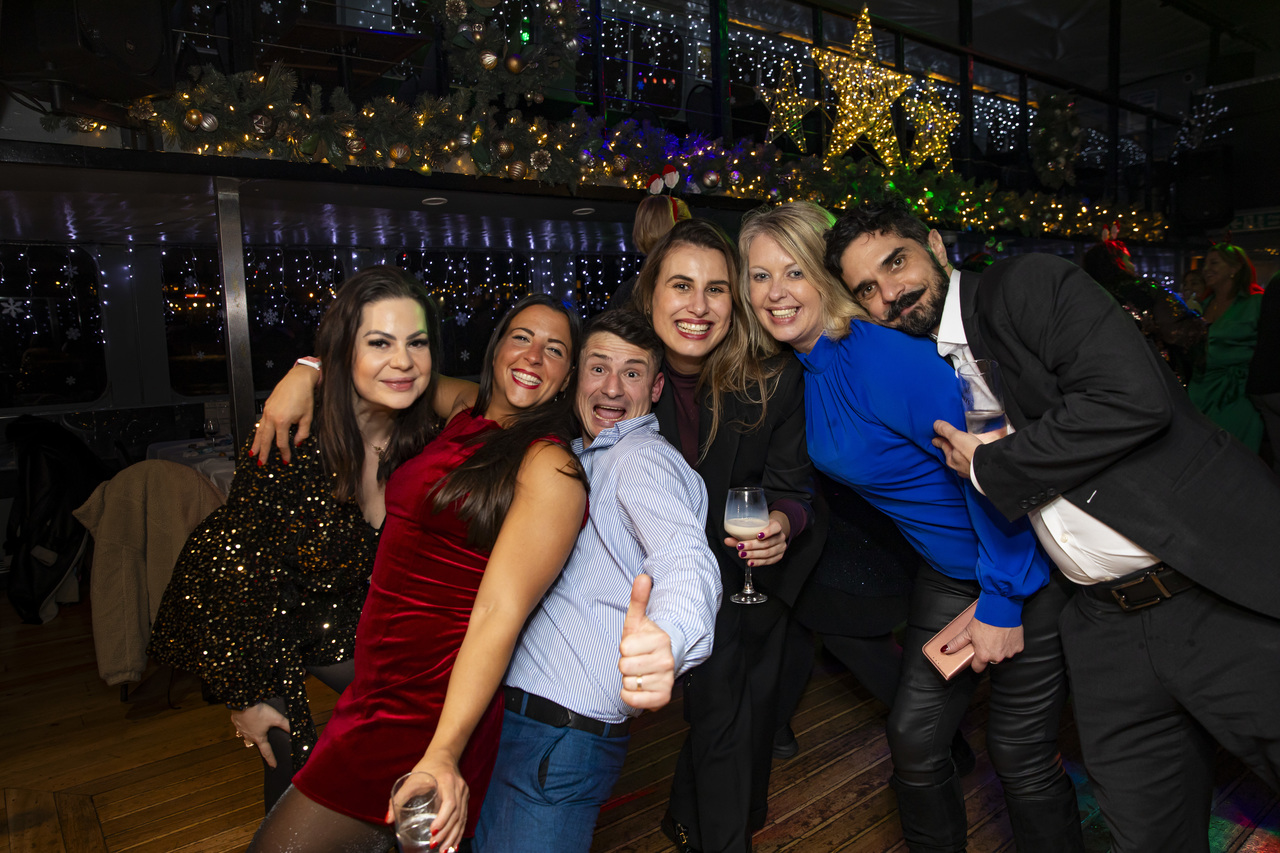 Riverboat Party Tickets | London Party Boats Ltd